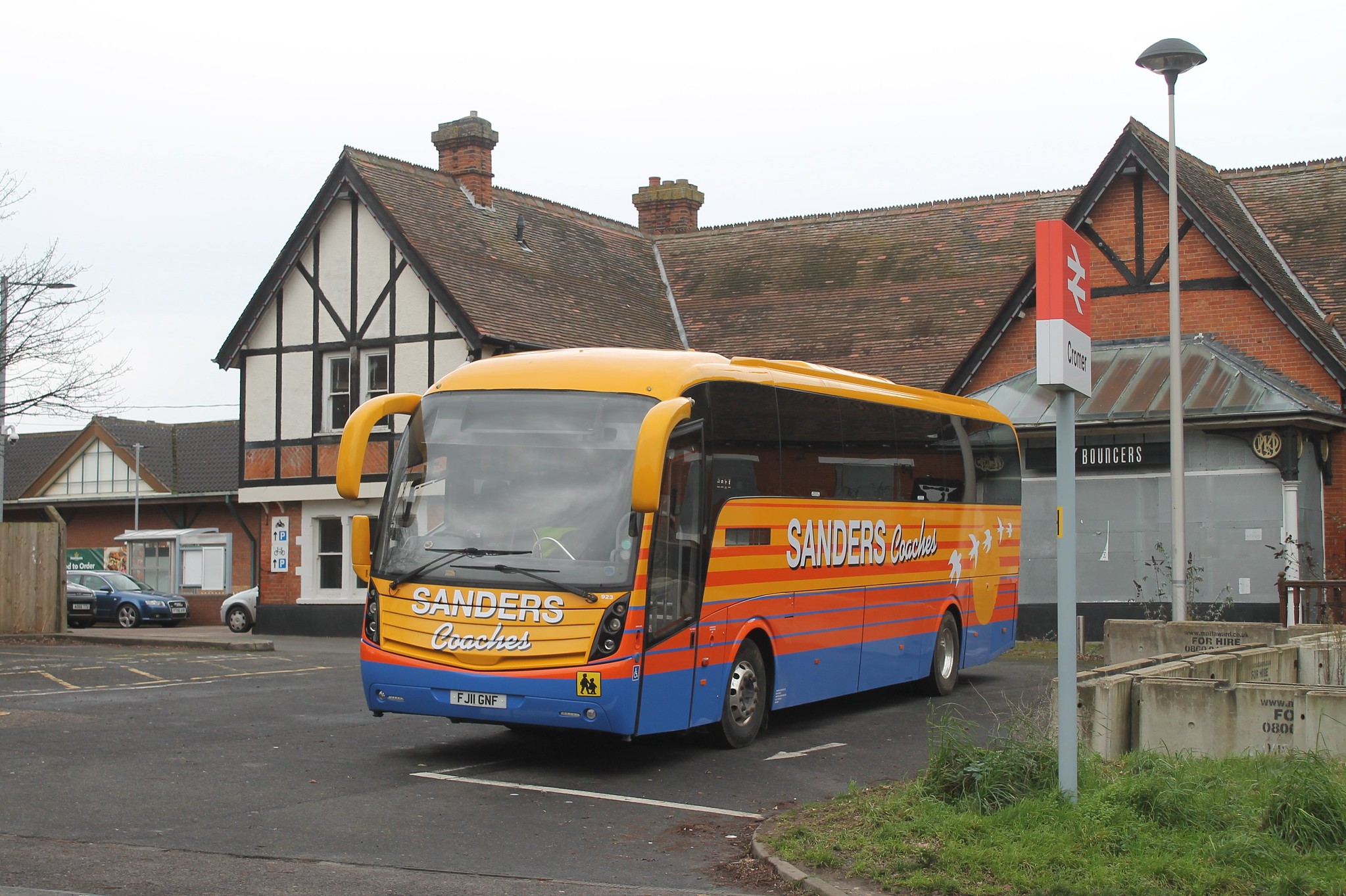 923 - Volvo B9R/Caetano Levante | Sanders Coaches